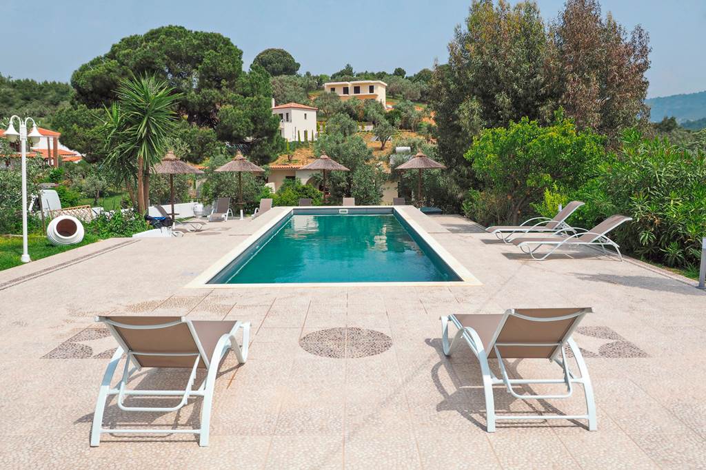 Manos Studios - Kosmar